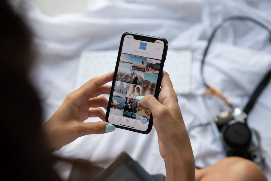 Am I Being Catfished? How To Spot A Fake Profile on Dating Apps ...
